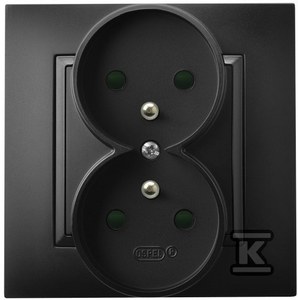 Double socket outlet with earthing and shutters for current paths ...